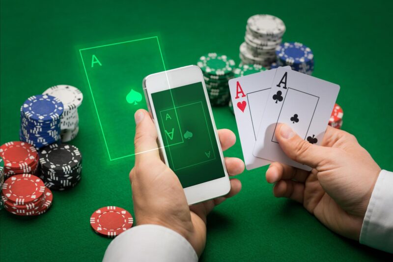 Online Poker Tells: Reading Opponents in the Digital Age