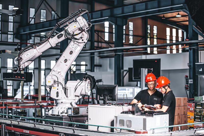 Boosting Efficiency ─ The Role of Cobot Arms in Modern Manufacturing